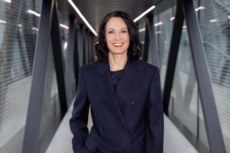 Gina Vargiu-Breuer noch bis 2030 Chief People Officer bei SAP | Human ...
